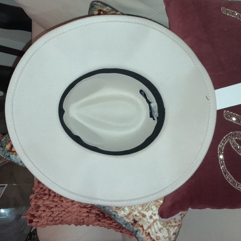 Orchid Love Cream Colored Hat - Gem